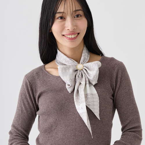 スカーフリングで簡単！おしゃれな巻き方3選 scarf - MOONBAT | ムーンバット